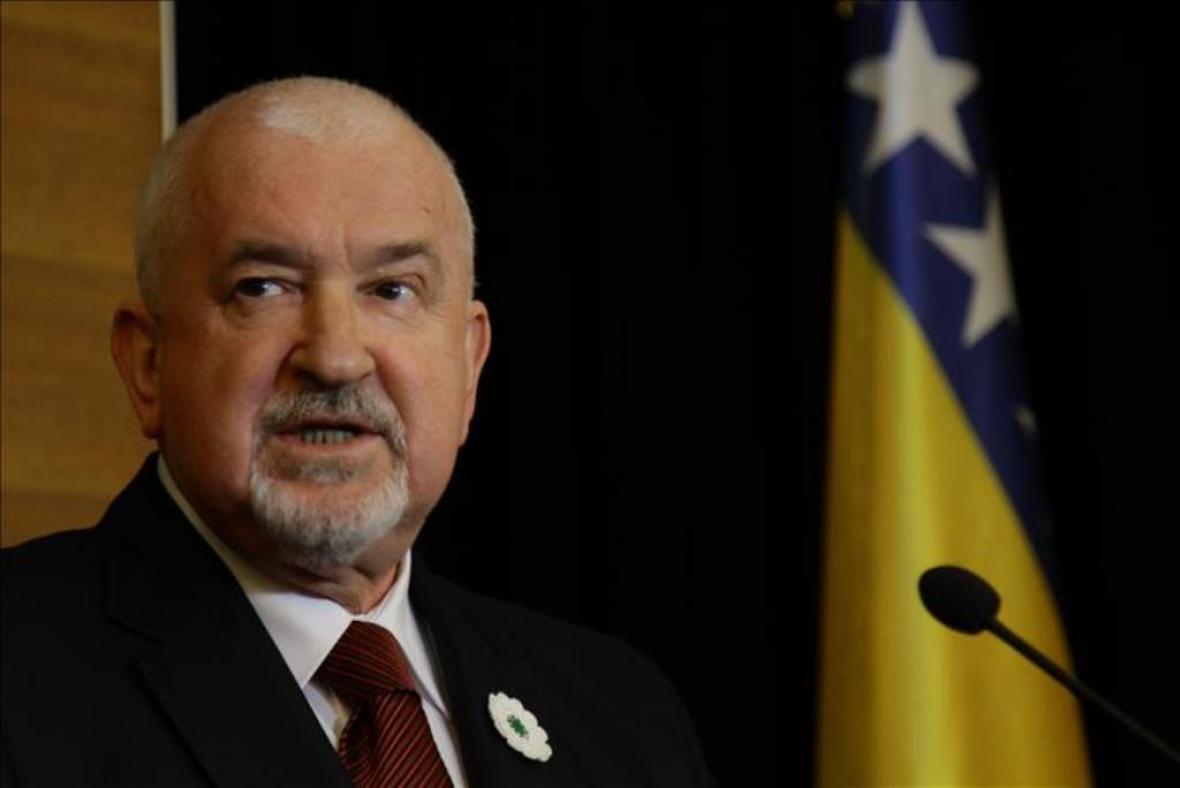 BH Journalists: Public protest to Mustafa Ceric, former reisu-l-ulema ...